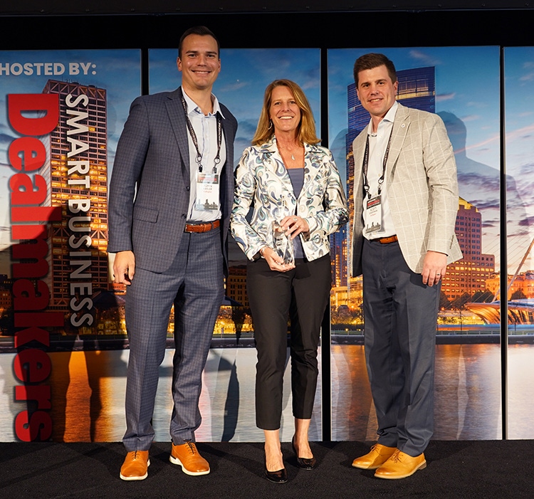 Lisa Reardon Inducted into Dealmakers Hall of Fame - OwnersEdge